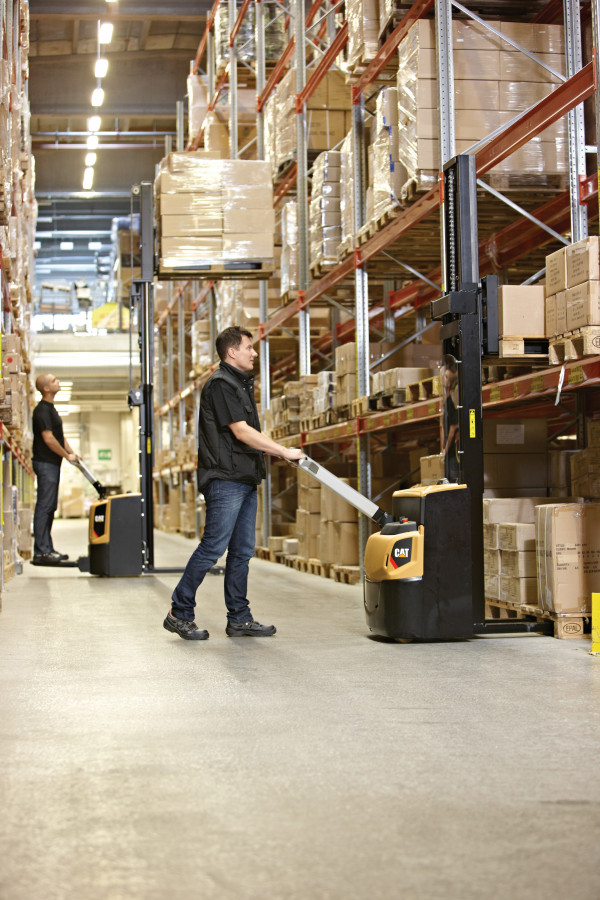 Cat Lift Trucks launches new stacker models | Cat® Lift Trucks EAME