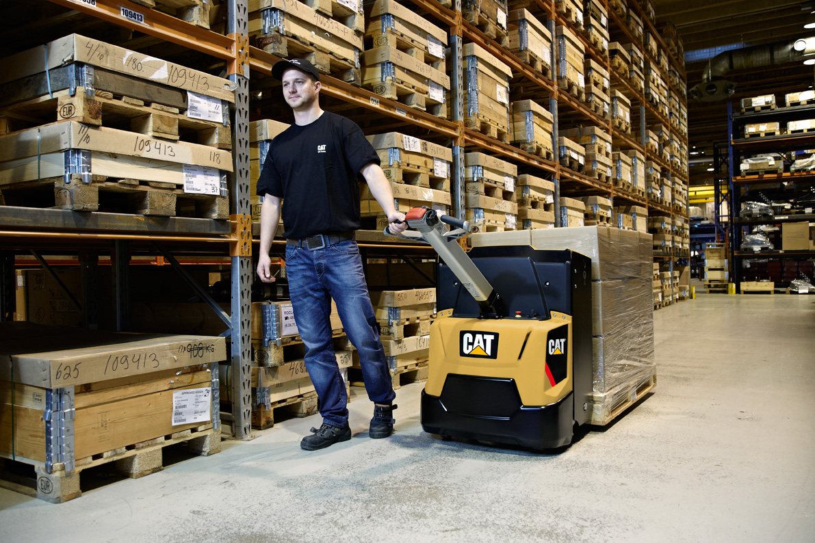 Taking the legwork out of pedestrian pallet handling | Cat® Lift Trucks ...