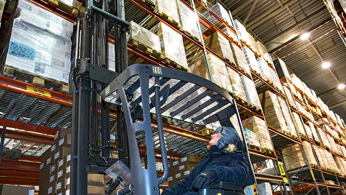 NR16-25N3(H)(X) Reach Trucks | Cat® Lift Trucks EAME