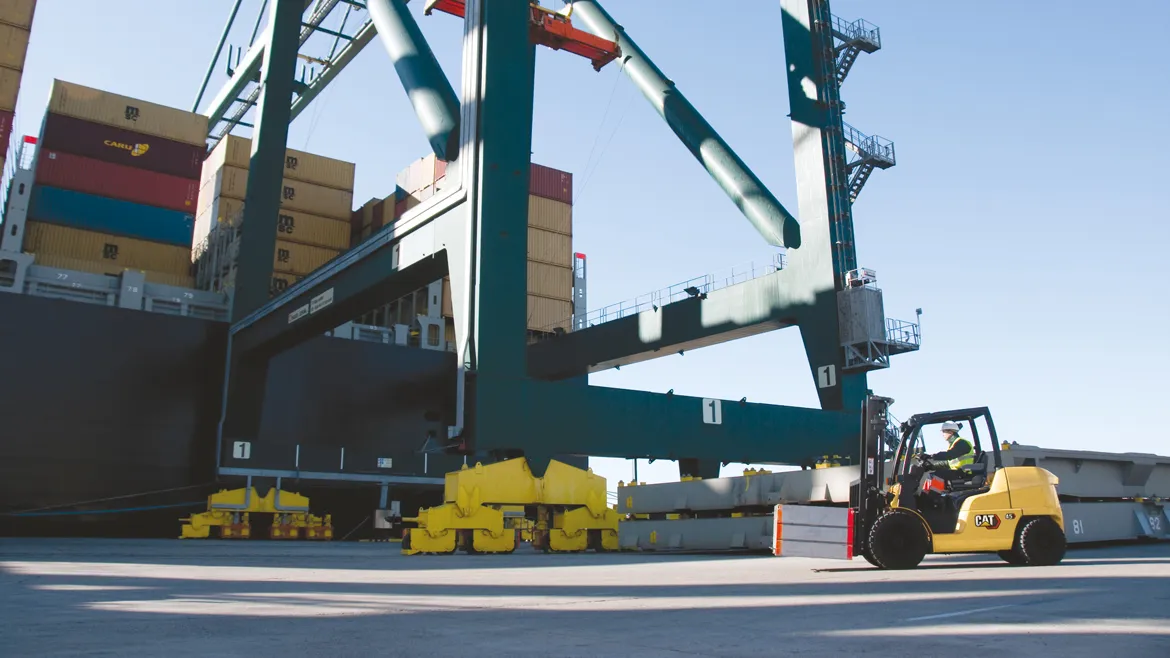 Port and Stevedoring industry | Cat® Lift Trucks EAME