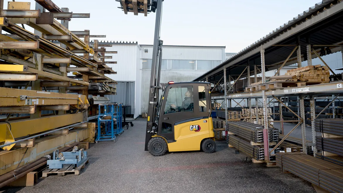 EP25-35A(C)N - Cat forklifts designed to cope with intensive duties ...