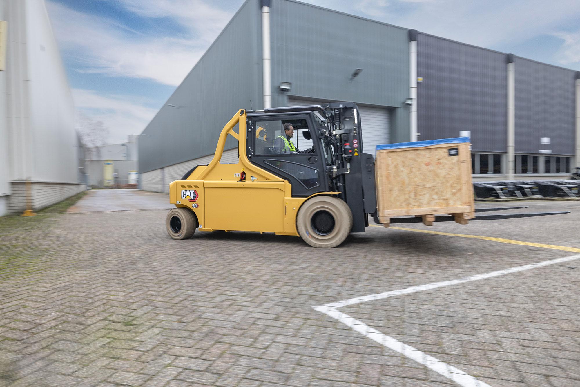 Cat® Lift Trucks EAME | Chariots élévateurs et solutions de manutention ...