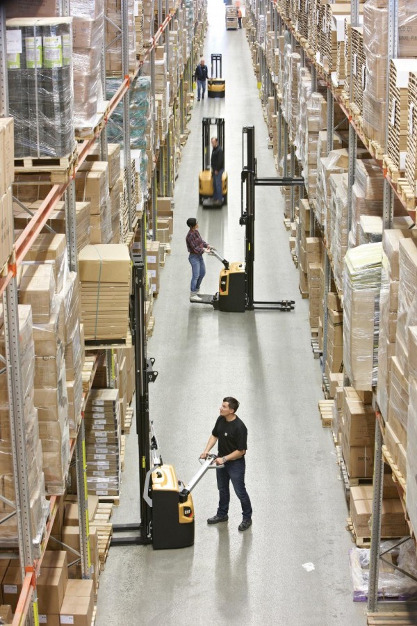 Pedestrian stackers take productivity to new heights | Cat® Lift Trucks ...